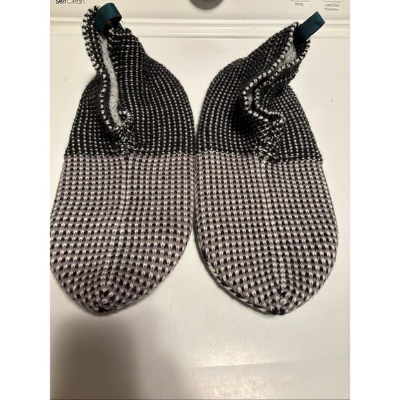 Bombas | Shoes | Bombas Textured Gripper Slippers | Poshmark